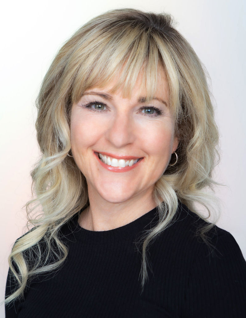 About Us - Courtney's Carolers